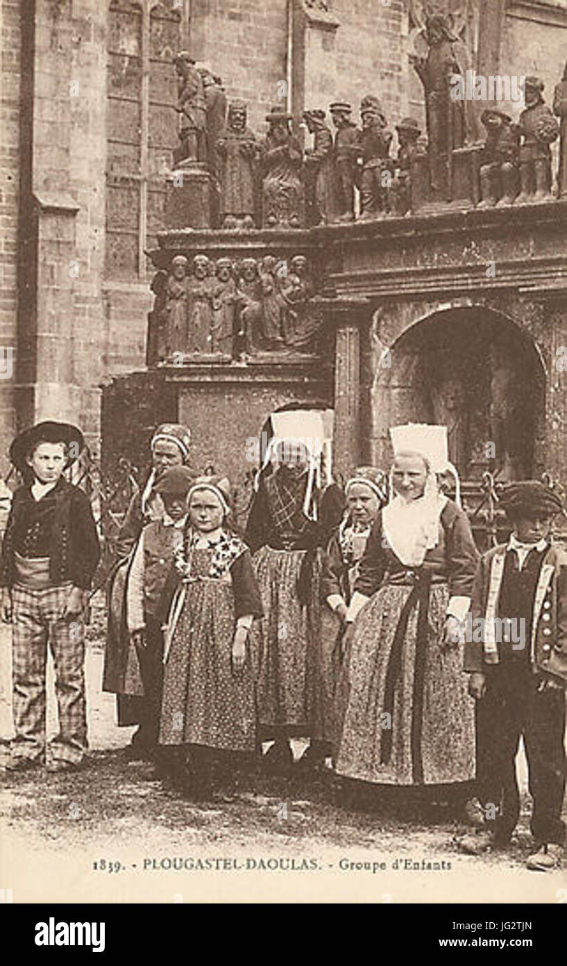 Groupe d enfants hi-res stock photography and images - Alamy