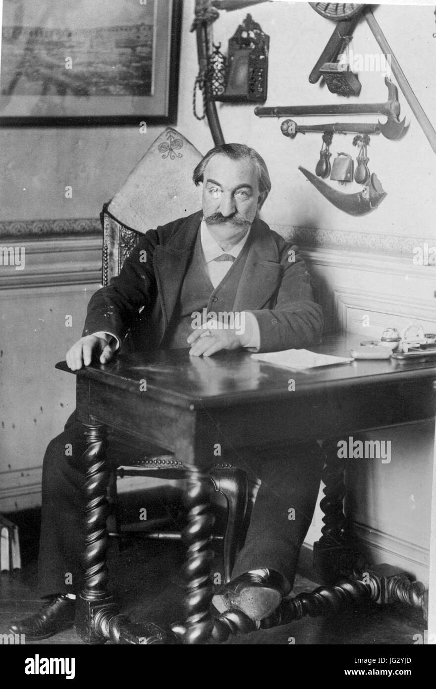 Cahun hi-res stock photography and images - Alamy