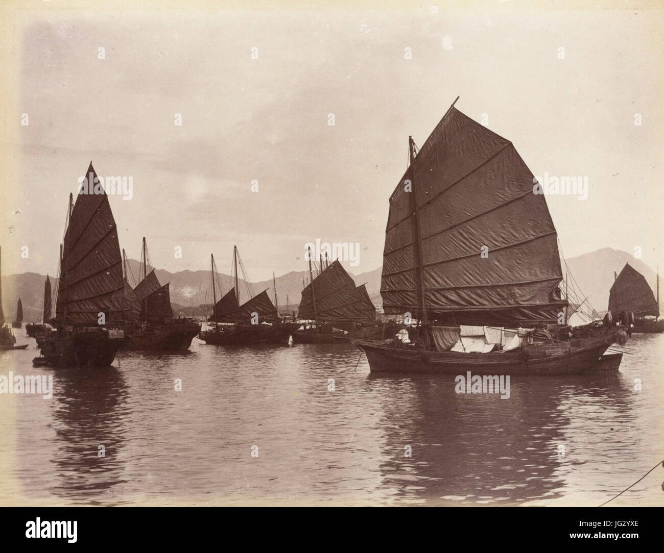 Chinese boats hi-res stock photography and images - Alamy