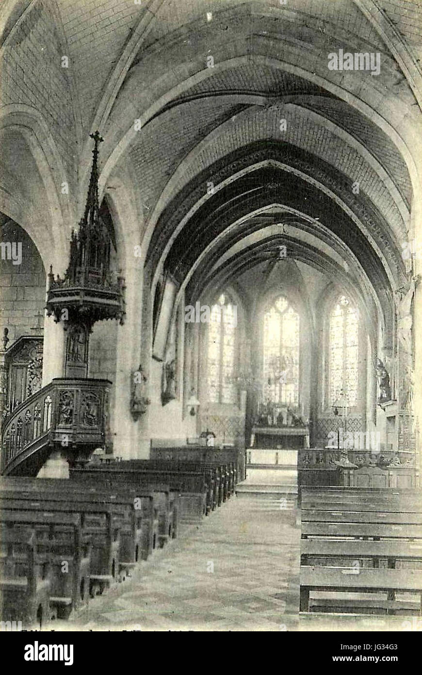 Le Meux (60), église Saint-Martin, intérieur Stock Photo - Alamy
