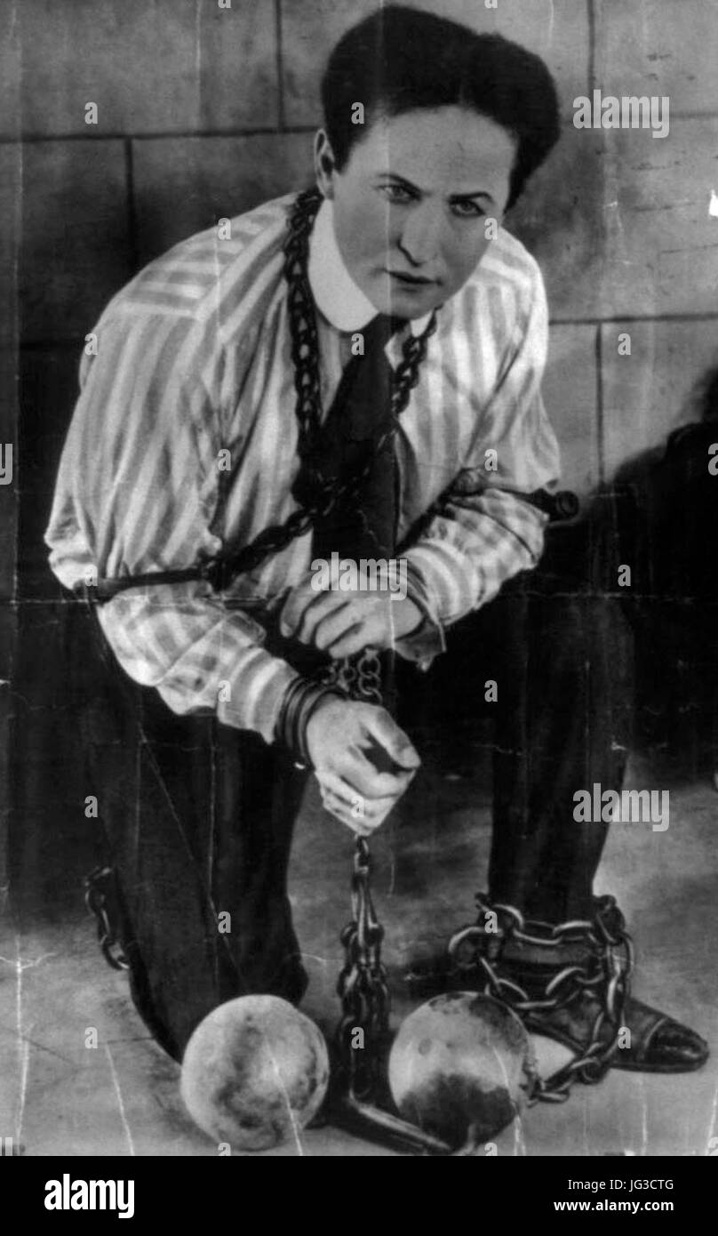 Harry houdini Black and White Stock Photos & Images - Alamy