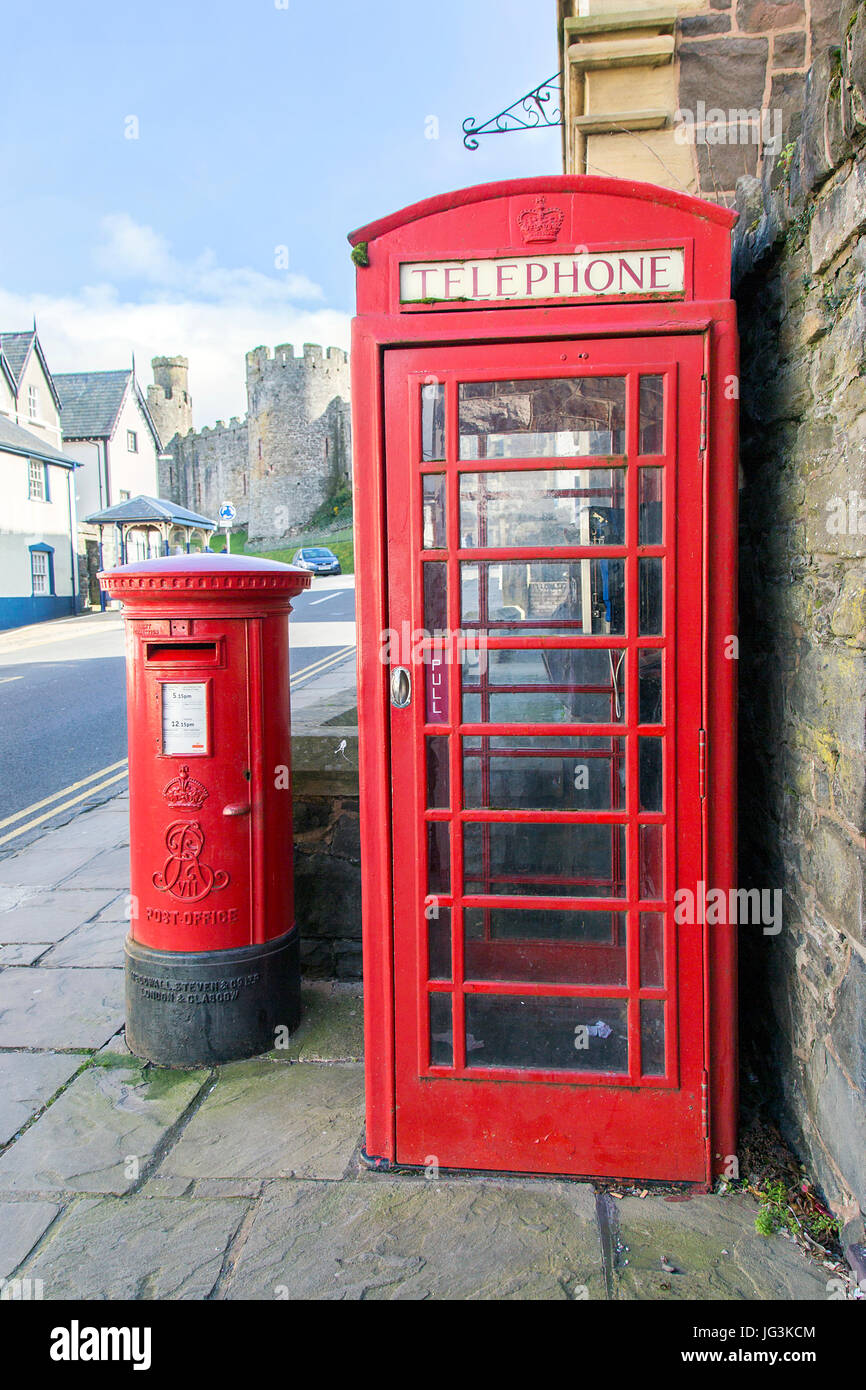 British Telephone Box and Post Box Stock Photo - Alamy