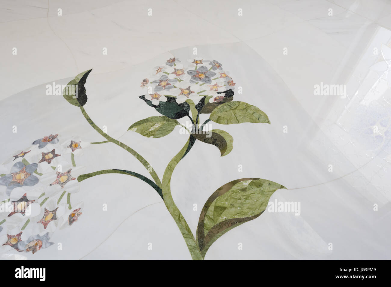 Floral pattern on a floor in the Sheikh Zayed Mosque in Abu Dhabi Stock ...