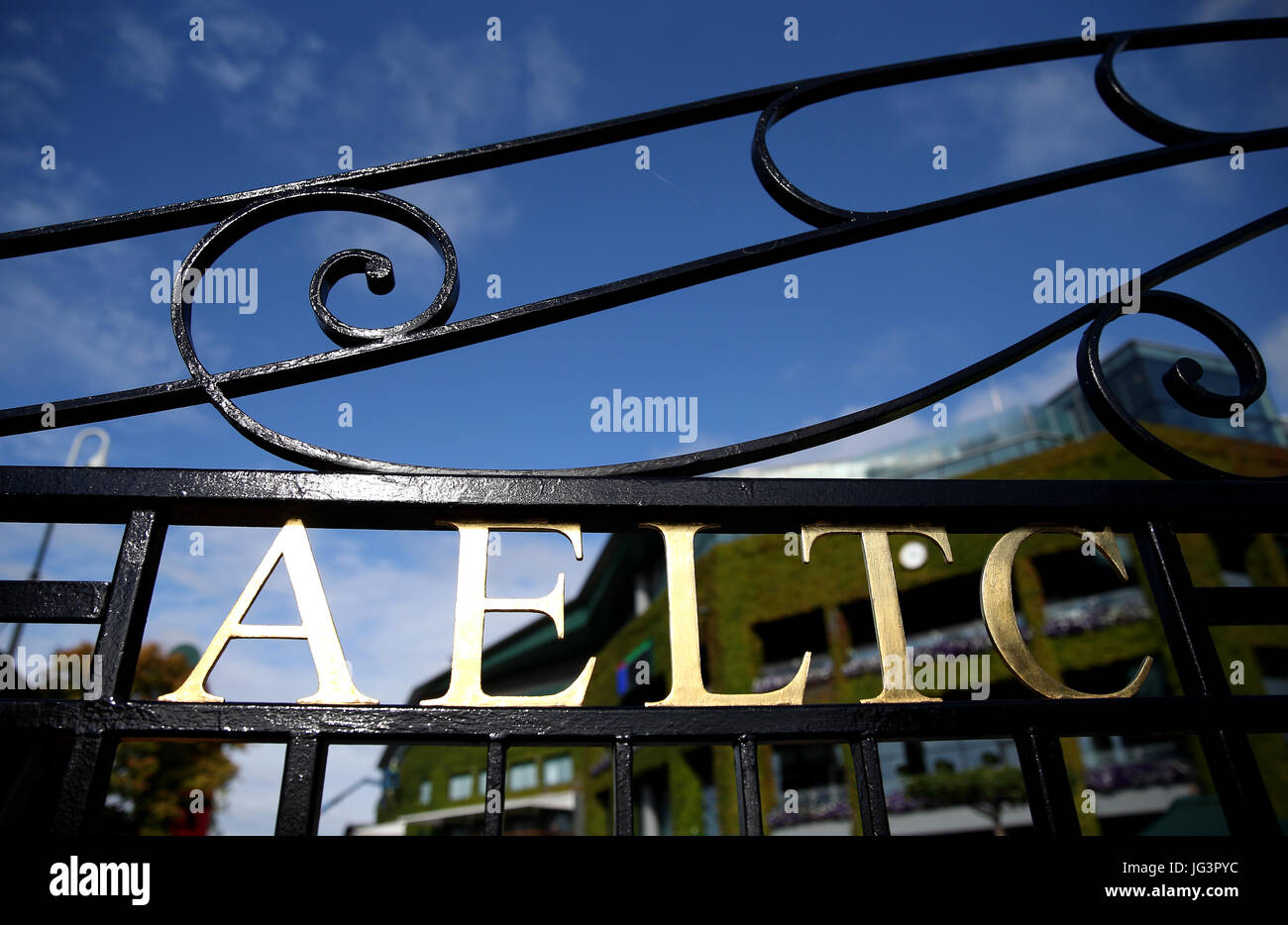 Wimbledon gates hi-res stock photography and images - Alamy