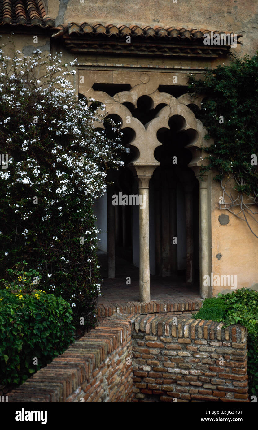 Multifoil arch hi-res stock photography and images - Alamy