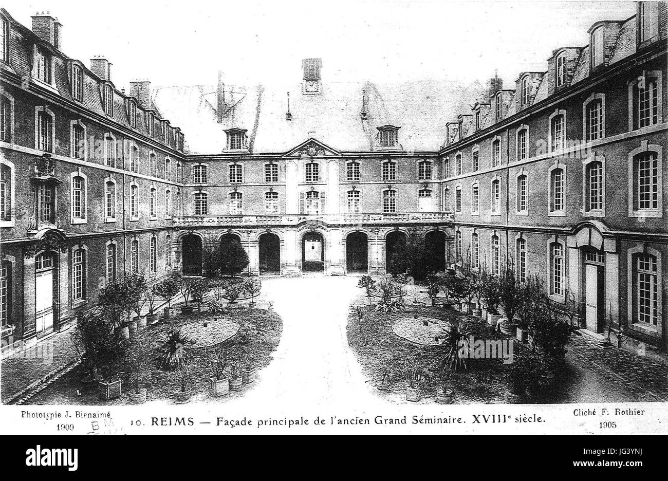 Grand displays Black and White Stock Photos & Images - Alamy