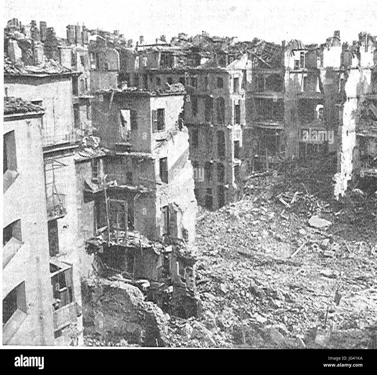 Rebuilding destruction world war ii hi-res stock photography and images ...