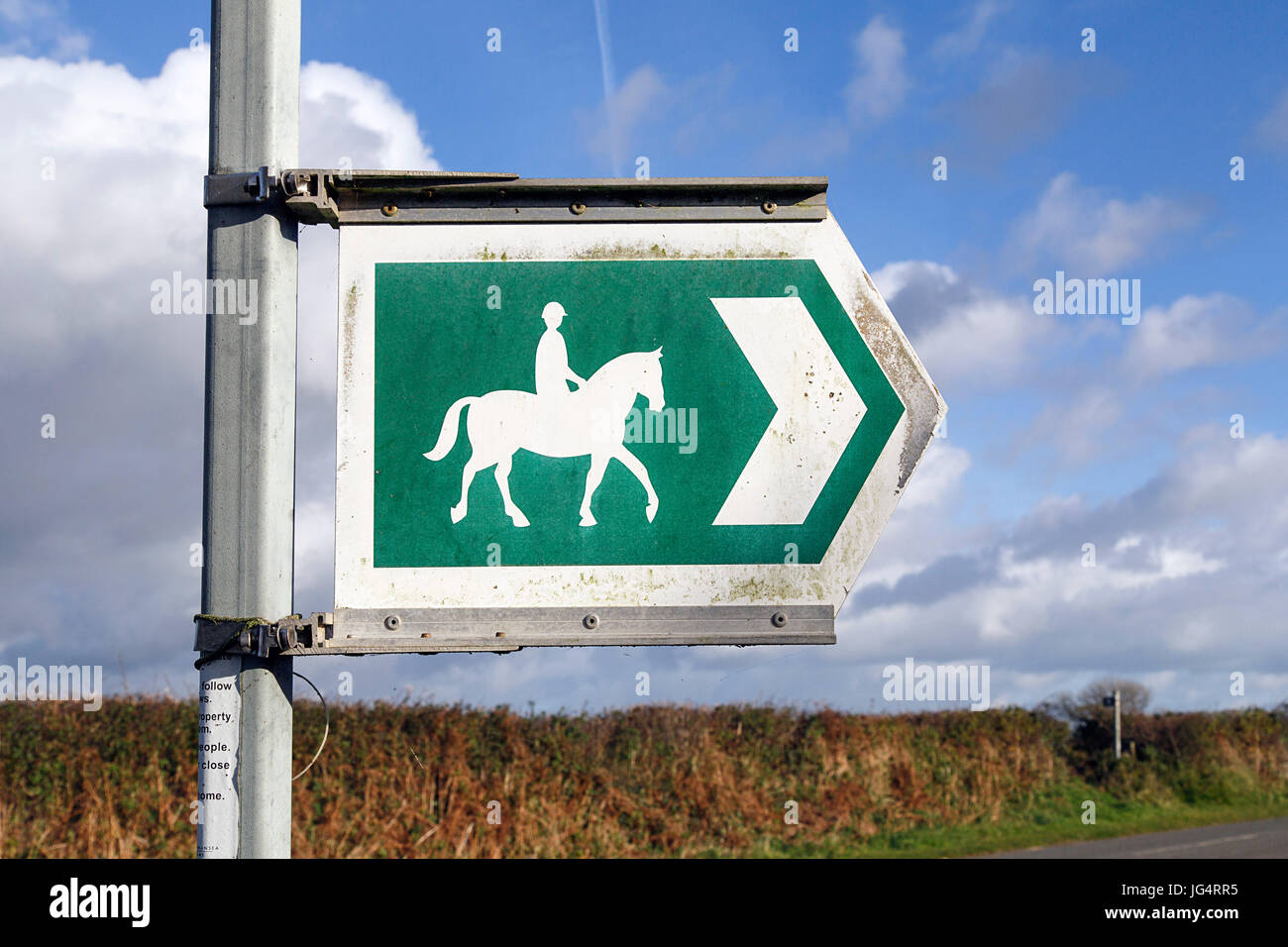 Horse riders road sign hi-res stock photography and images - Alamy