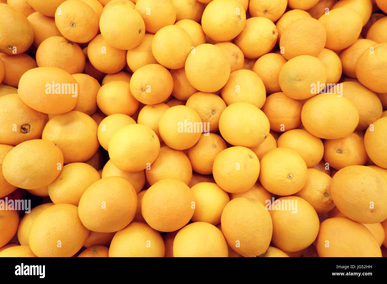 Bunch of Fresh Mandarin Oranges, Stack of mandarins Stock Photo - Alamy