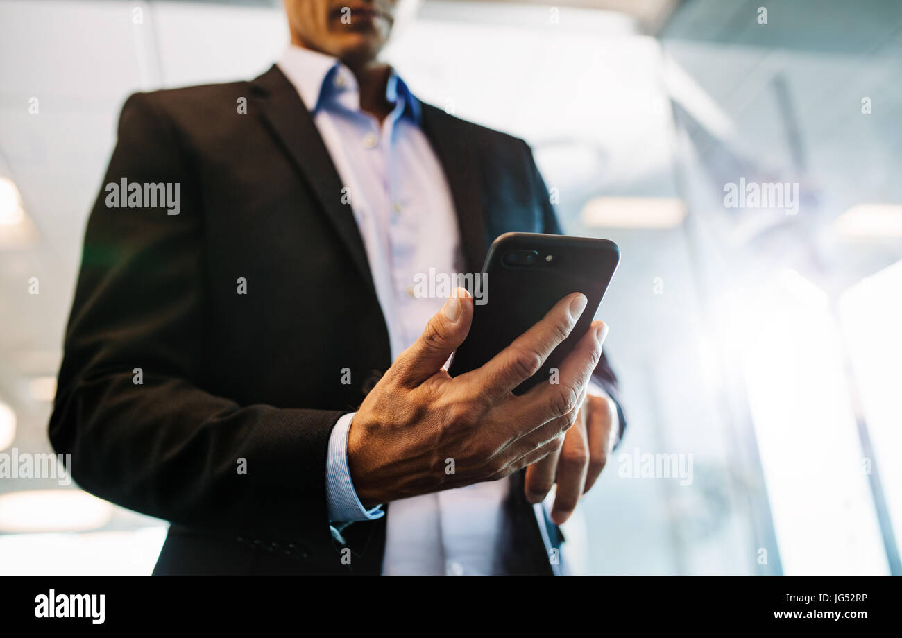 Hands reading hi-res stock photography and images - Alamy