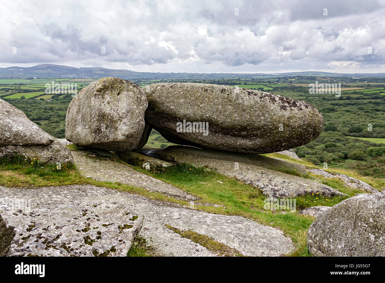 Balancing rocks hi-res stock photography and images - Alamy