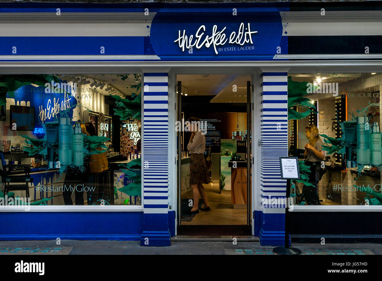 Estee lauder store hi-res stock photography and images - Alamy