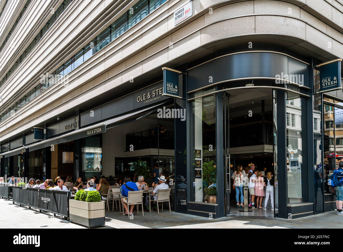 Ole & Steen Danish Bakery, Haymarket, London, UK Stock Photo - Alamy