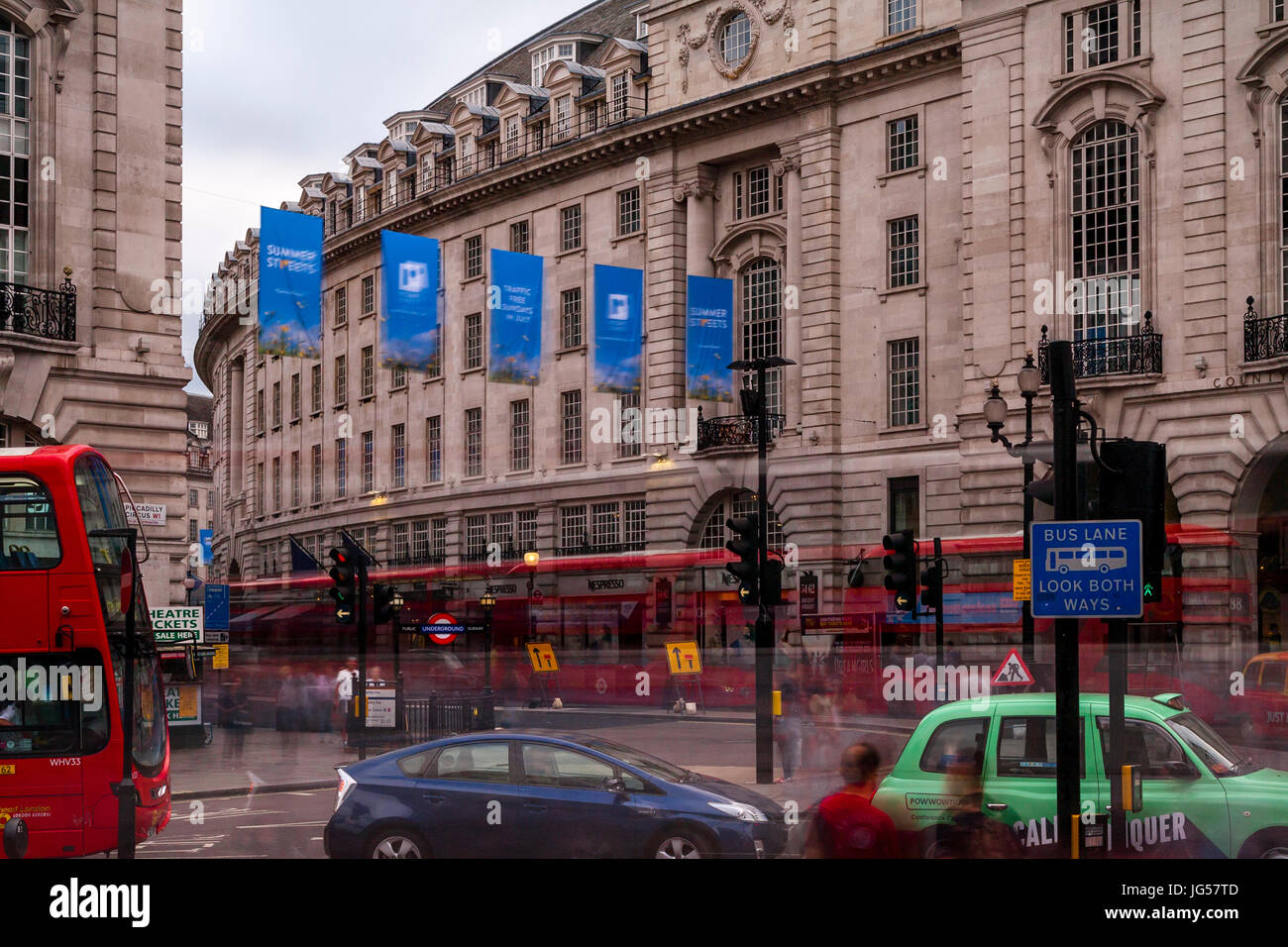 Piccadilly street buildings building hi-res stock photography and ...