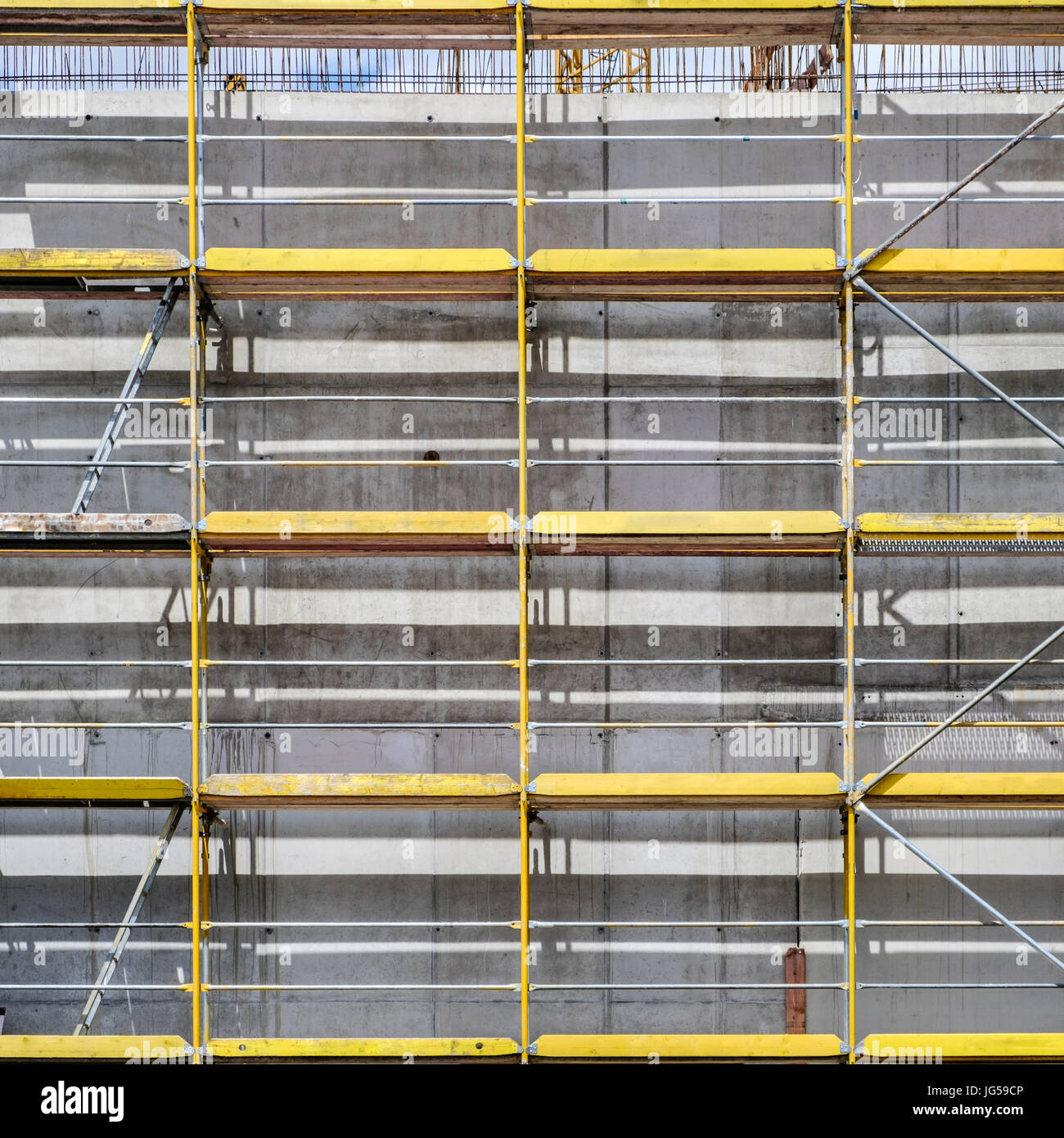 Beams scaffolding hi-res stock photography and images - Alamy