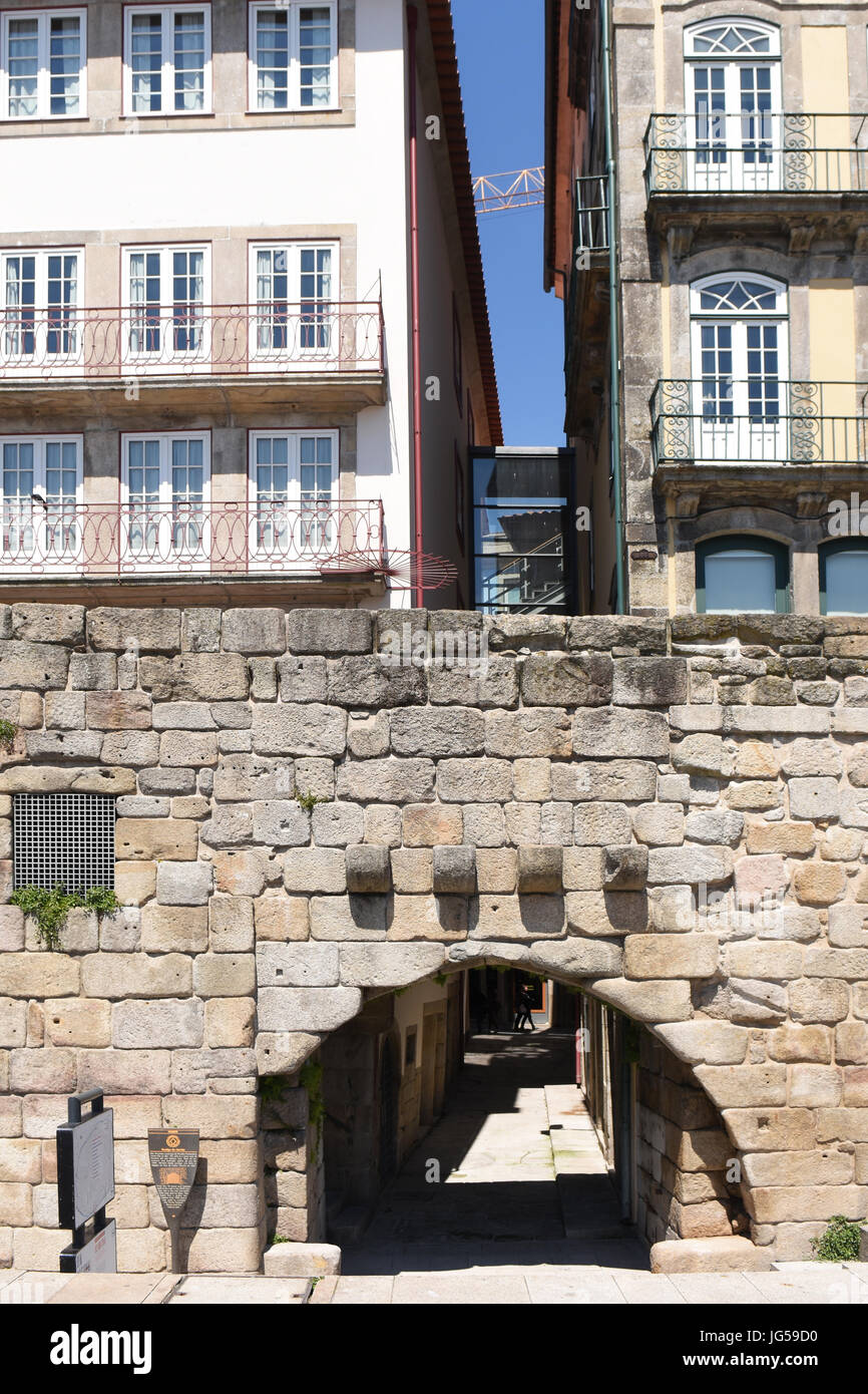 Postigo do Carvao,Porto, Portugal Stock Photo - Alamy