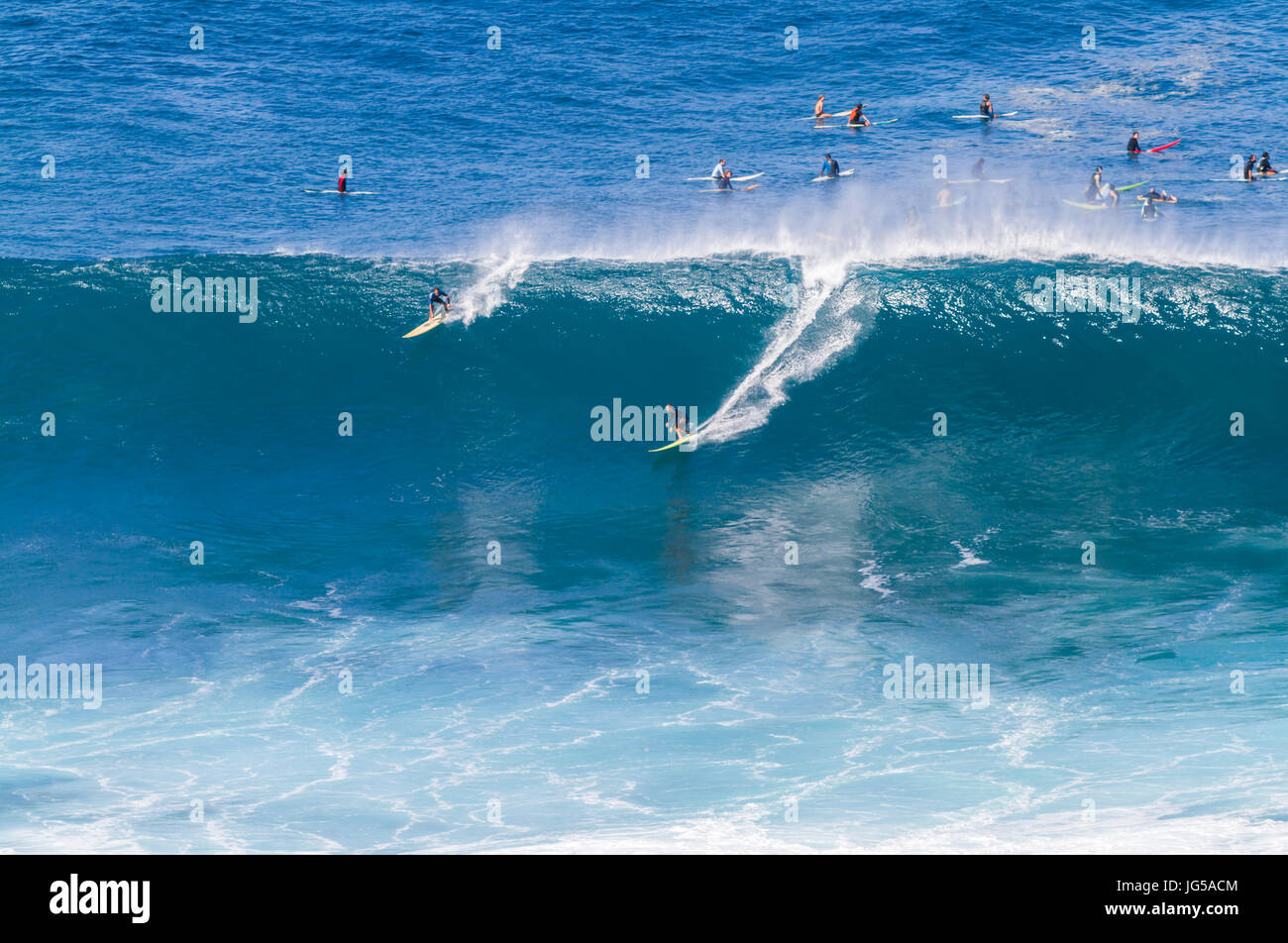 Hawaii surfing hi-res stock photography and images - Alamy