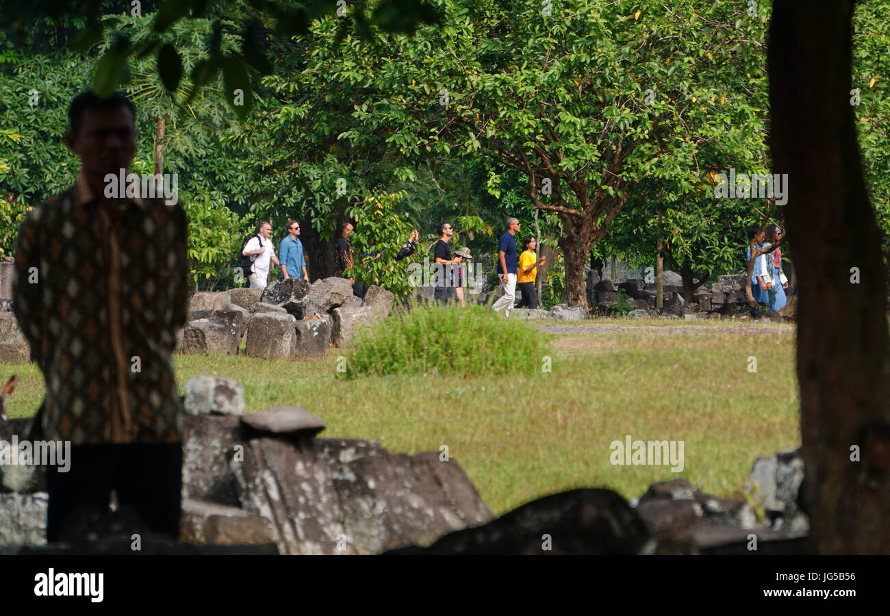 Former U.S. President Barack Hussein Obama explores the Prambanan ...