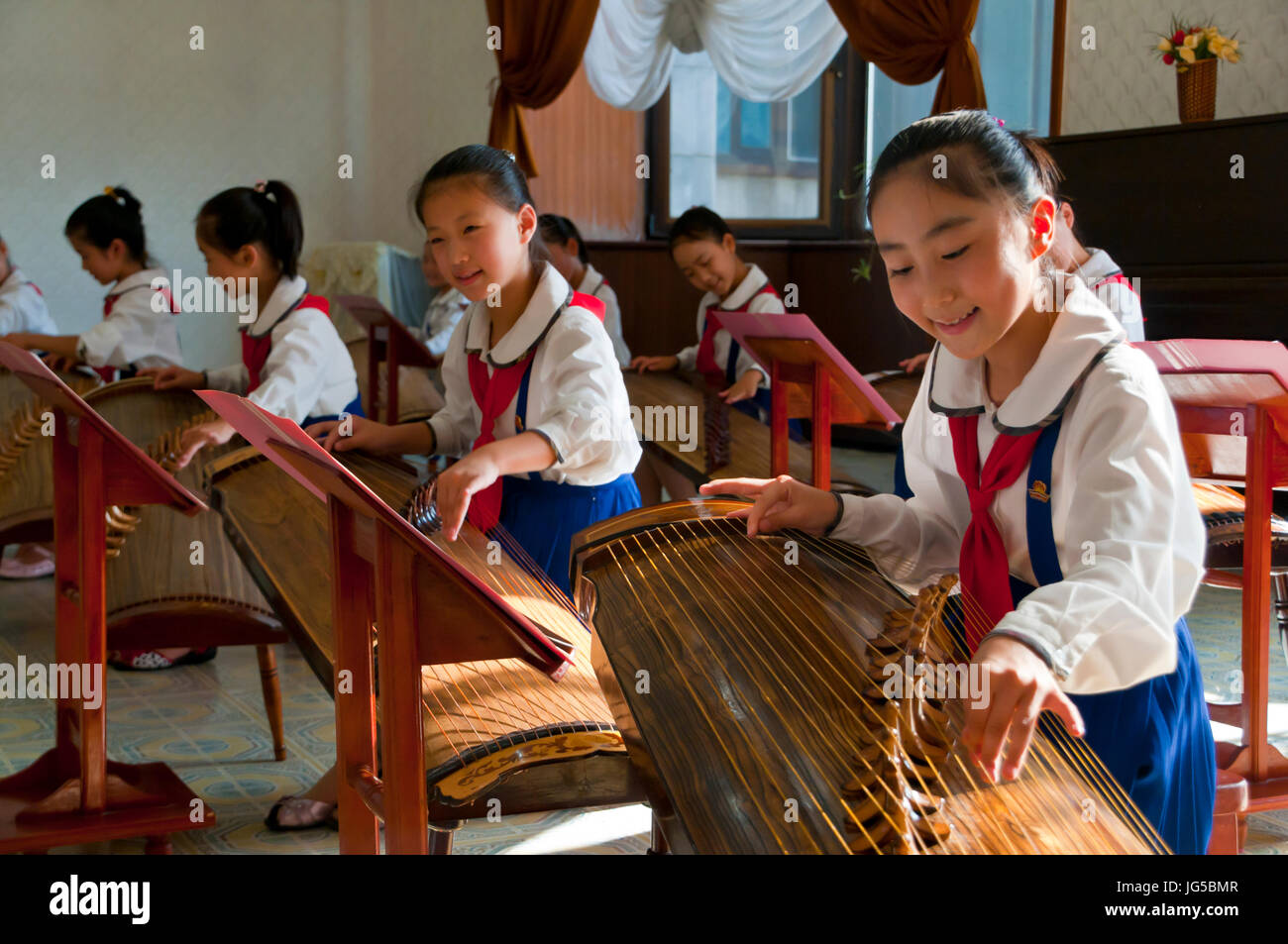 Traditional korean instruments hi-res stock photography and images - Alamy