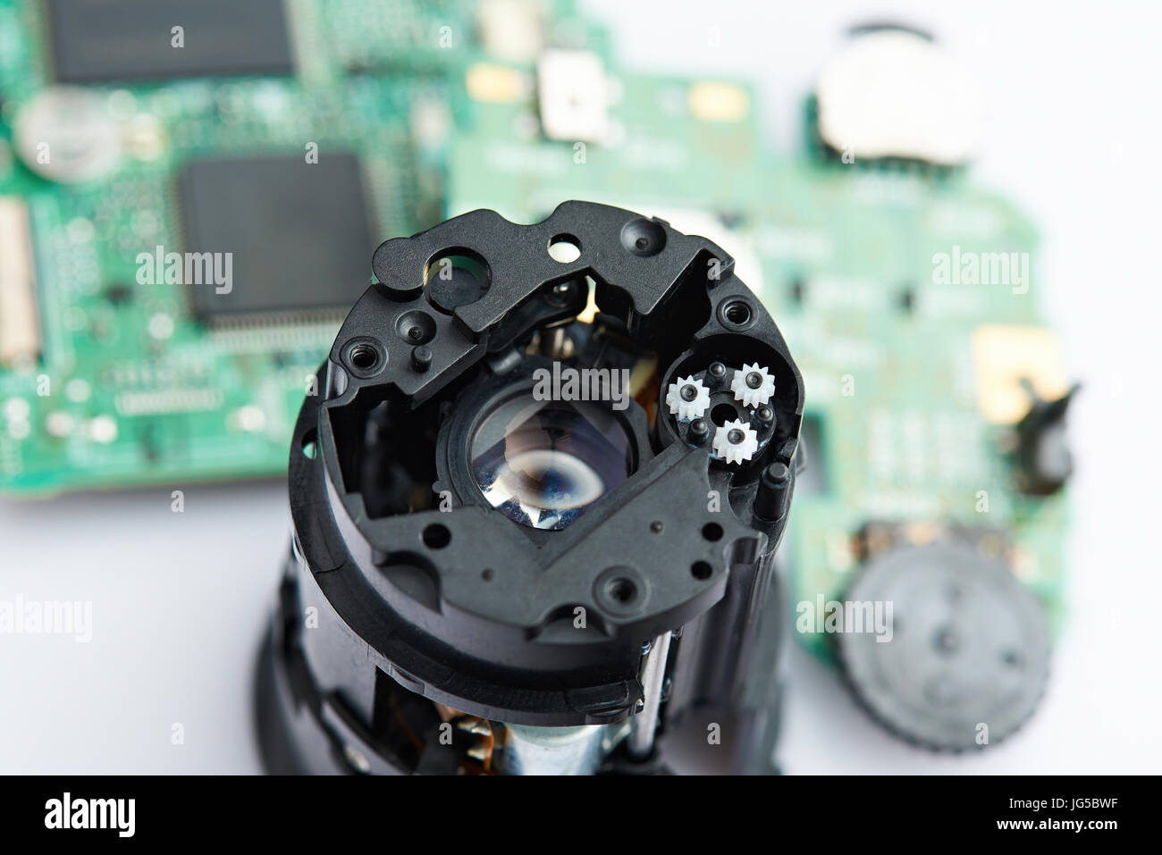 Broken camera lens hi-res stock photography and images - Alamy