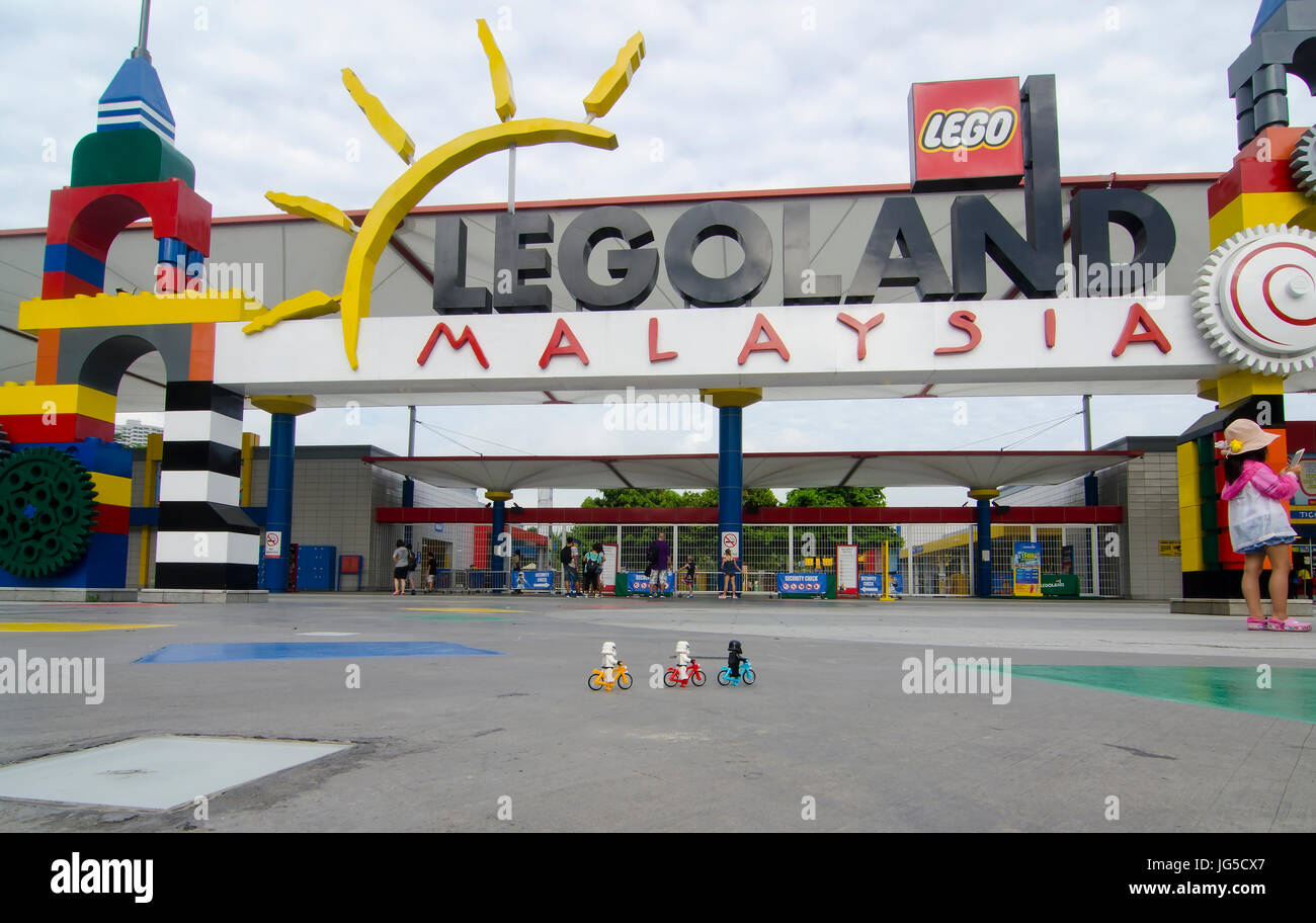 lego minifigures riding in front legoland malaysia entrance Stock Photo ...