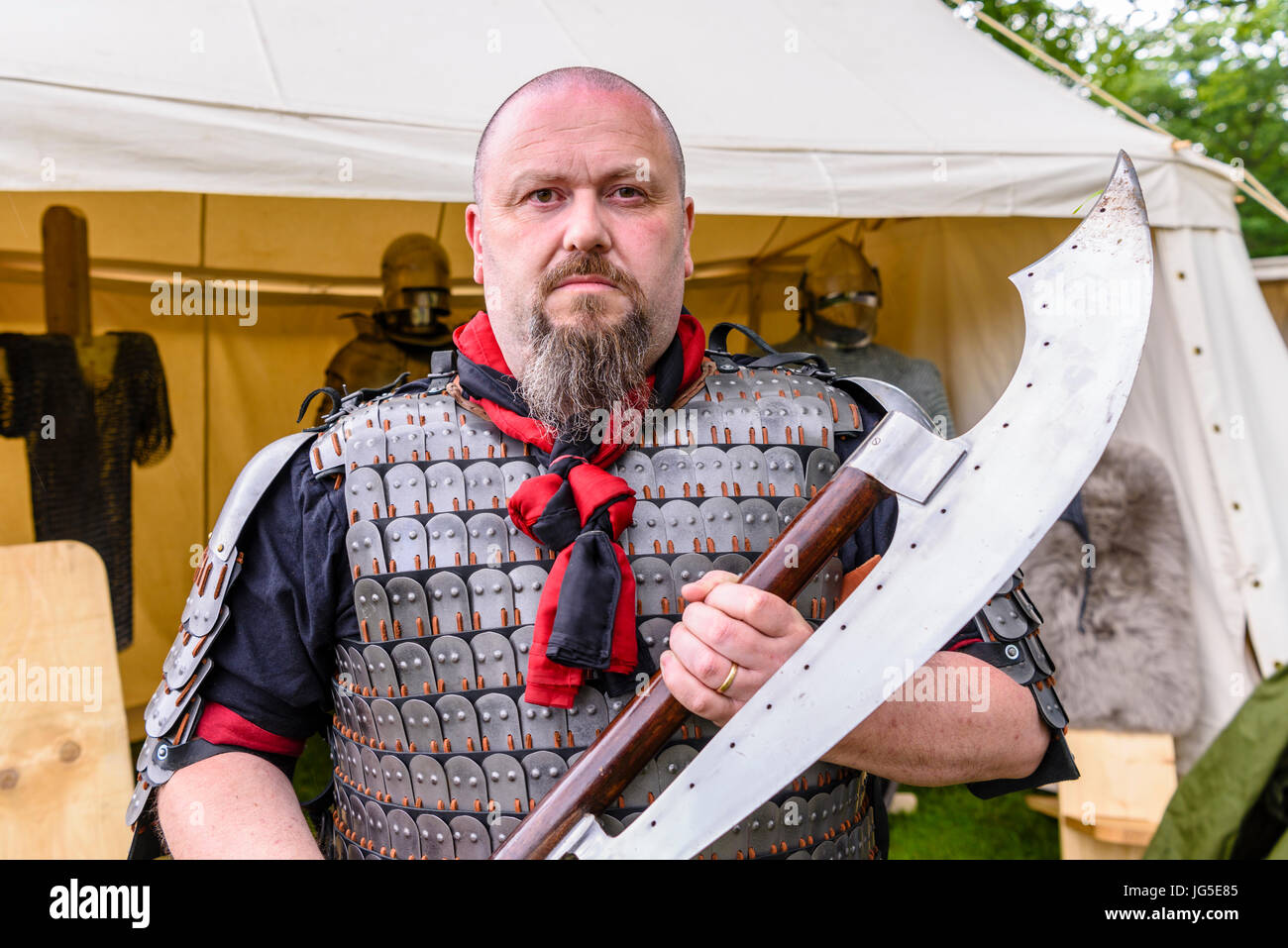 Medieval knight sword chainmail hi-res stock photography and images - Alamy