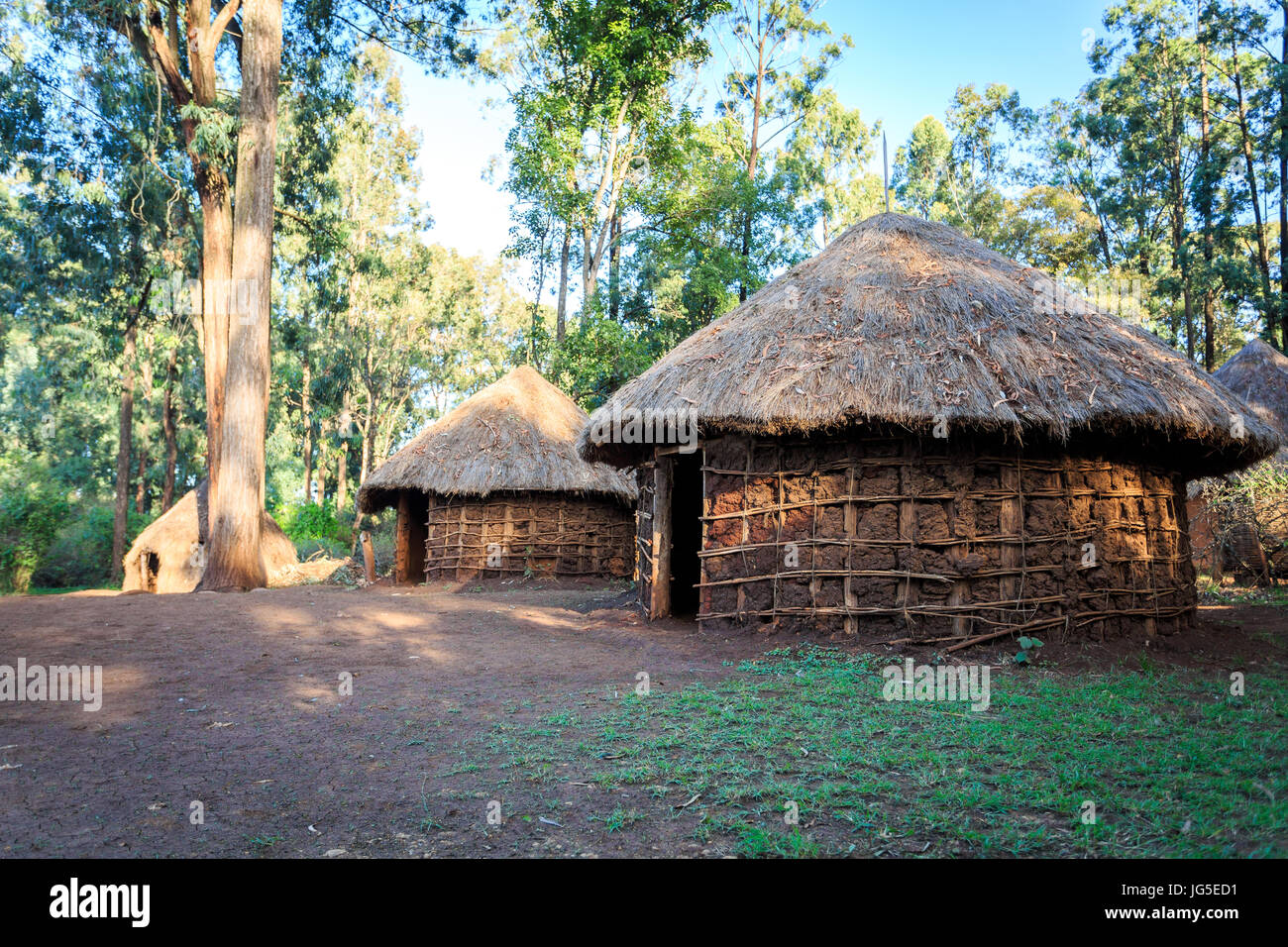 Traditional, tribal hut of Kenyan people, Nairobi Stock Photo - Alamy
