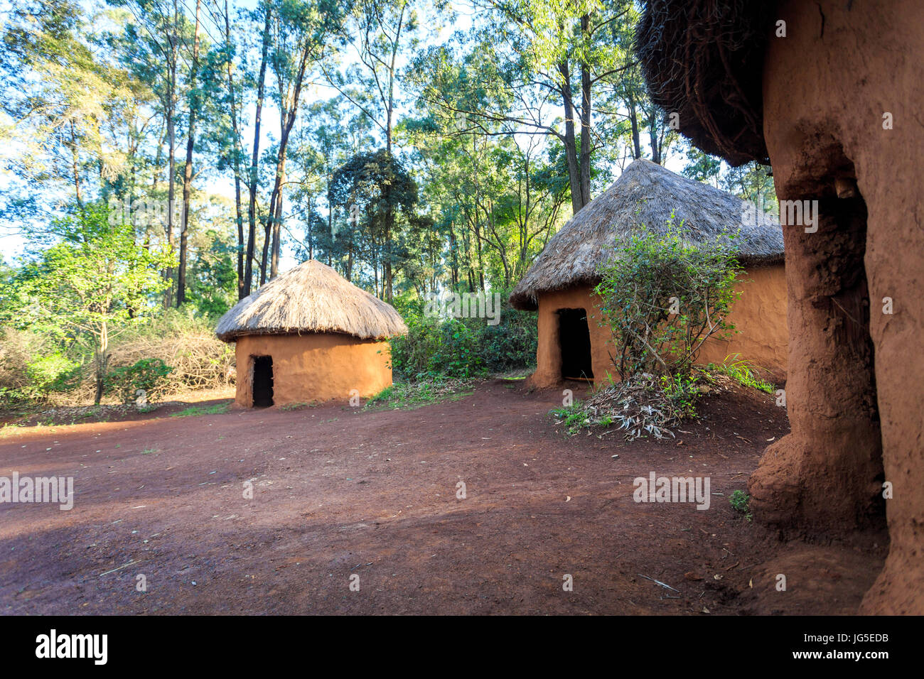 Traditional, tribal hut of Kenyan people, Nairobi Stock Photo - Alamy