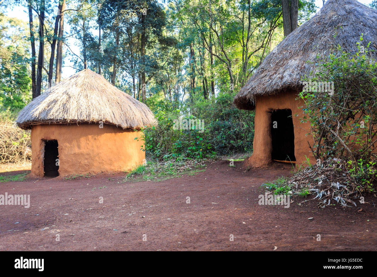 Traditional, tribal hut of Kenyan people, Nairobi Stock Photo - Alamy