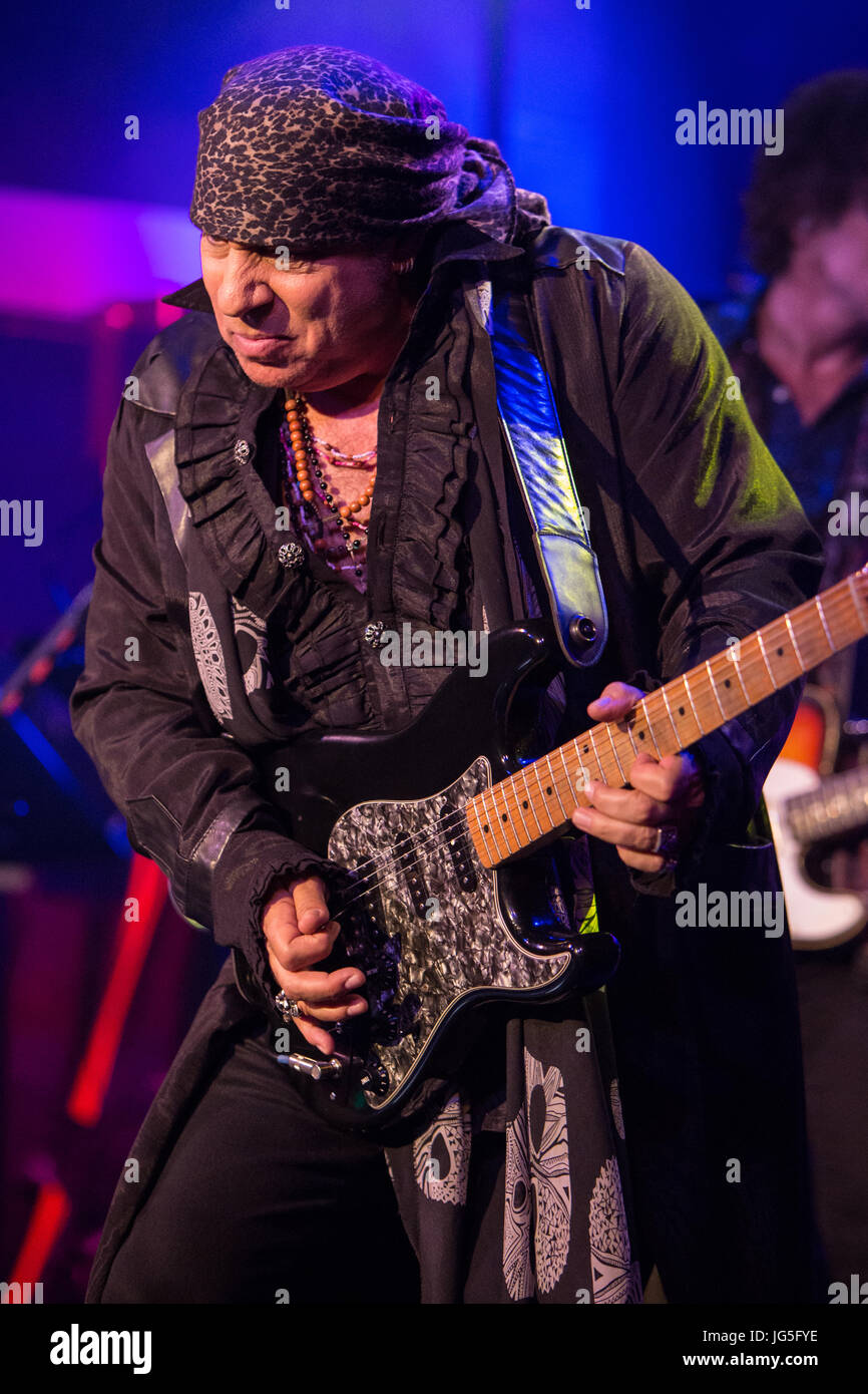 Ron Everett High Resolution Stock Photography and Images - Alamy