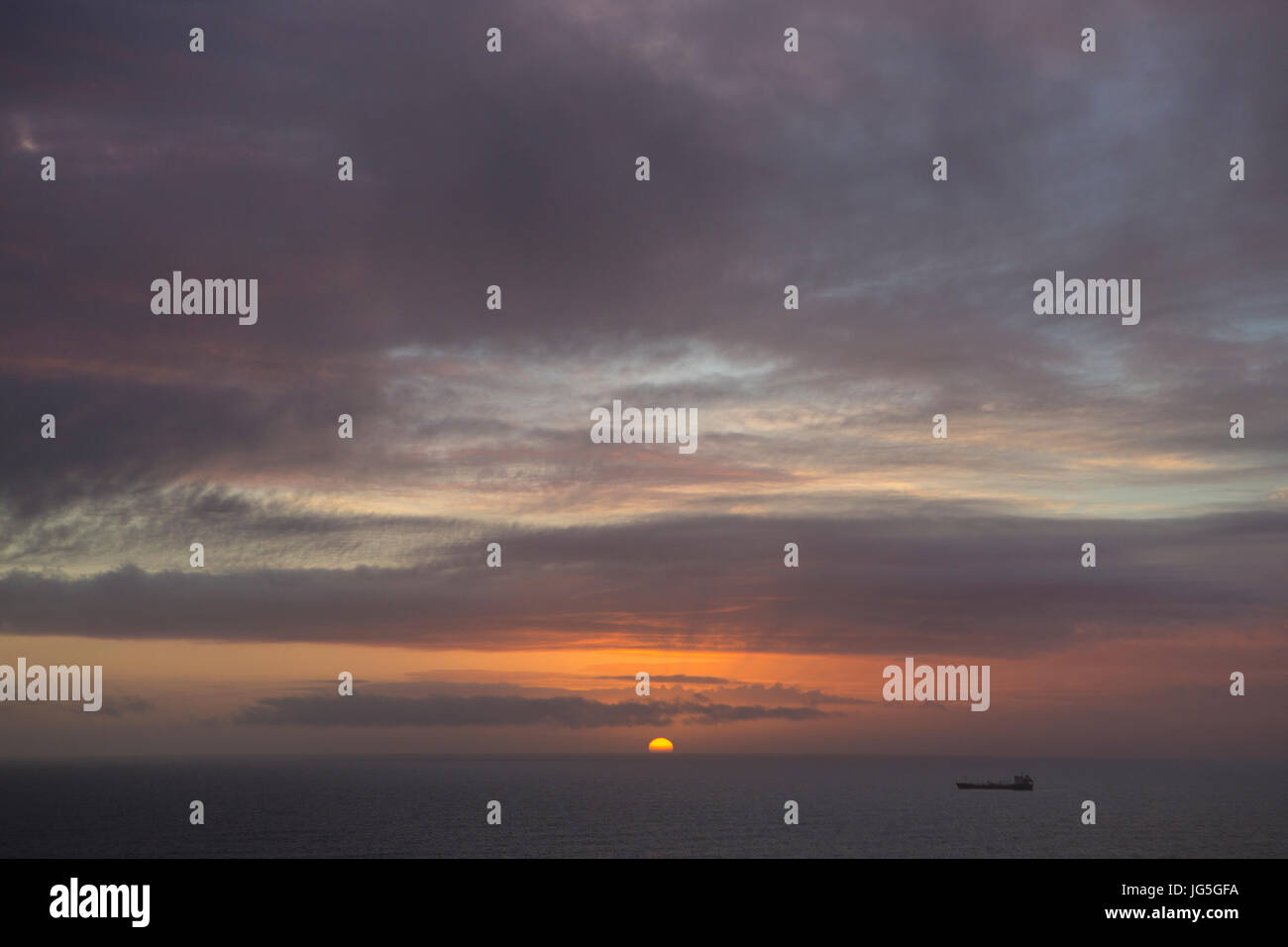 Uk sunset family hi-res stock photography and images - Alamy