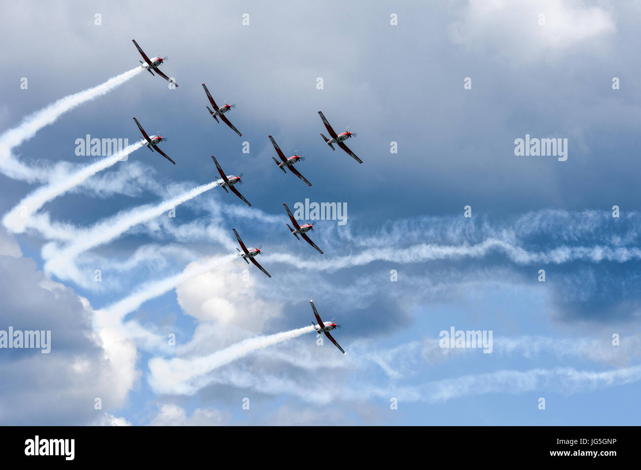 The swiss airforce acrobatic team hi-res stock photography and images ...