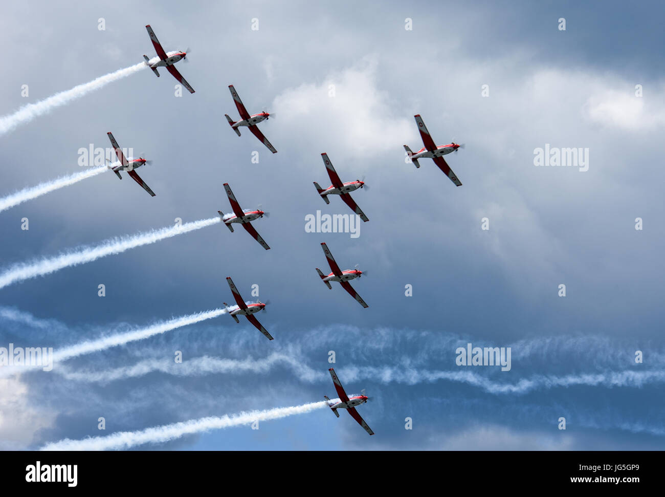 The swiss airforce acrobatic team hi-res stock photography and images ...