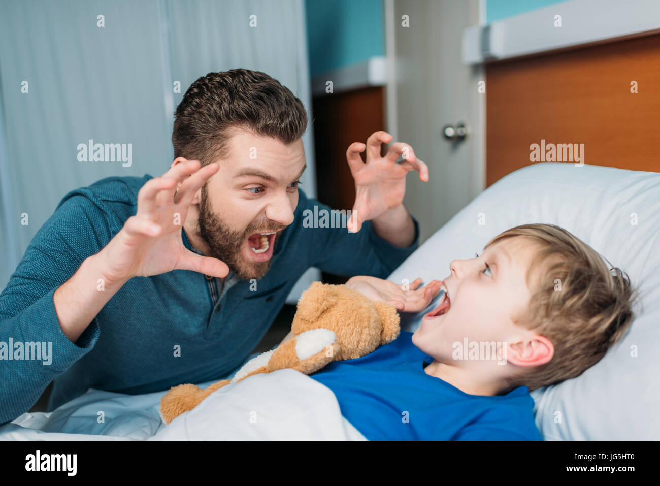 dad and son in hospital chamber Stock Photo - Alamy