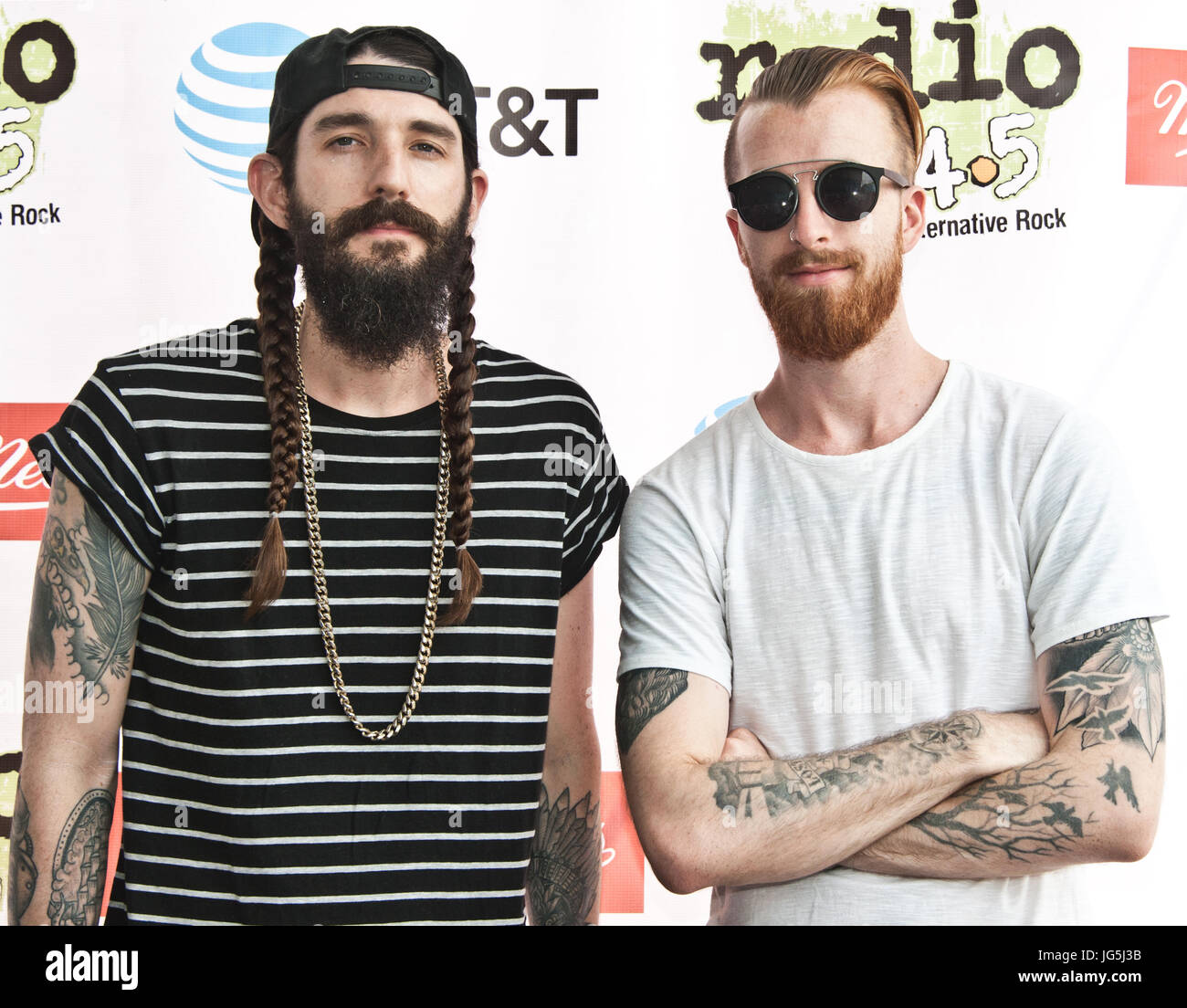 Electronic duo hi-res stock photography and images - Alamy