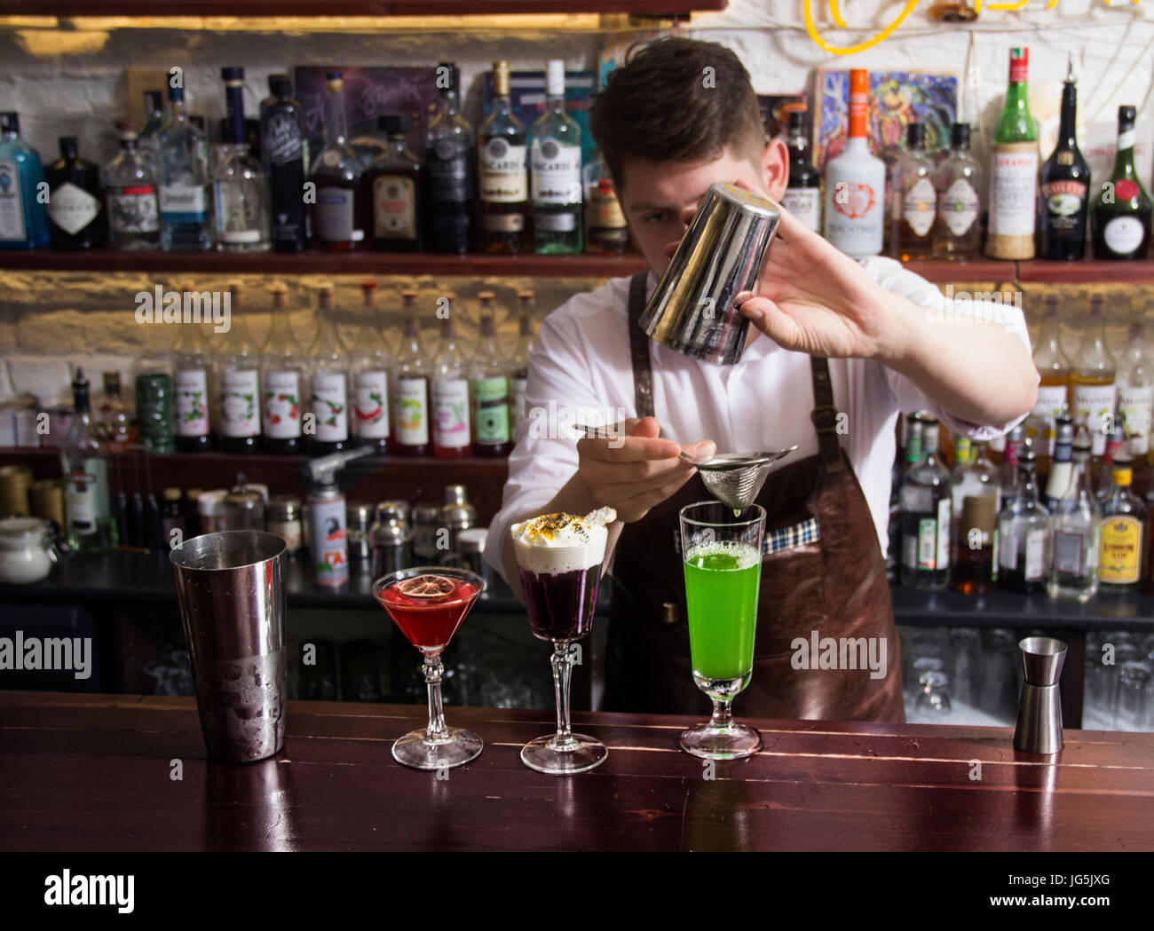 Making coctail hi-res stock photography and images - Alamy
