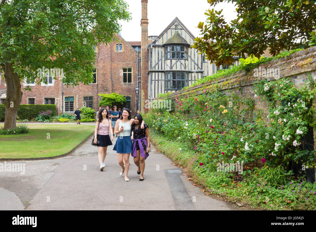 College age females hi-res stock photography and images - Alamy