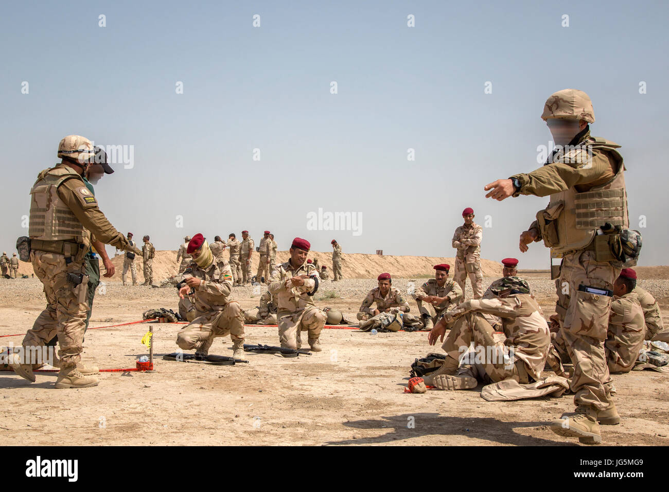 Portuguese army trainers lead Iraqi army soldiers during Combat Life ...