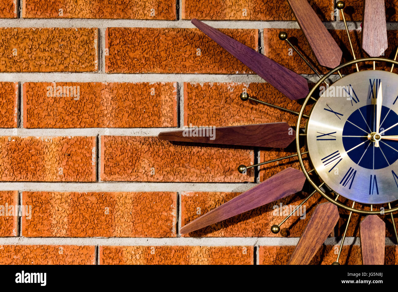 Antique wall clock hi-res stock photography and images - Alamy