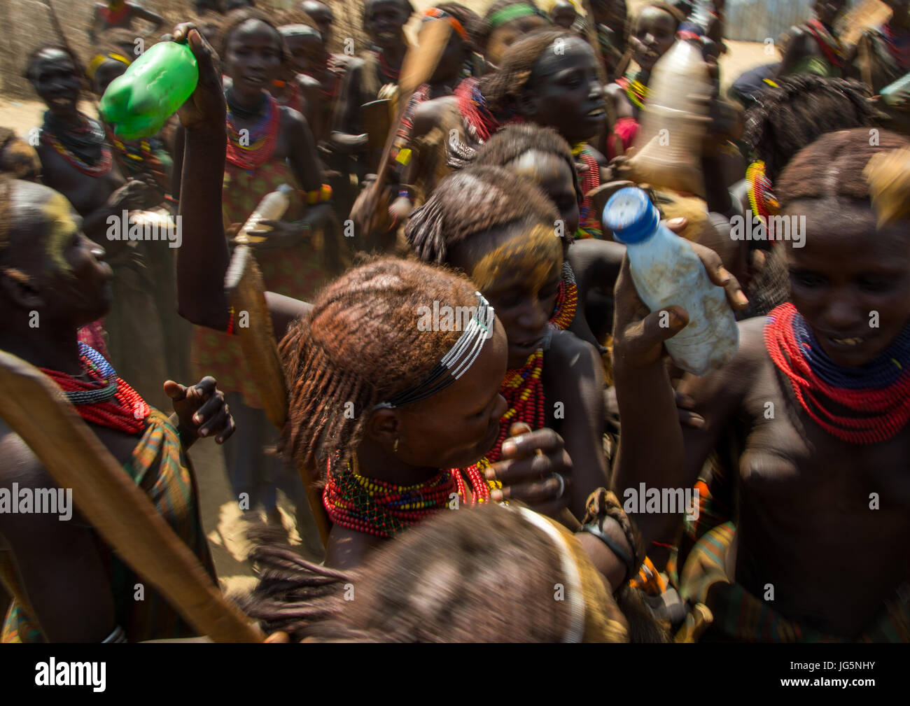 Women dancing during the proud ox ceremony in the Dassanech tribe ...