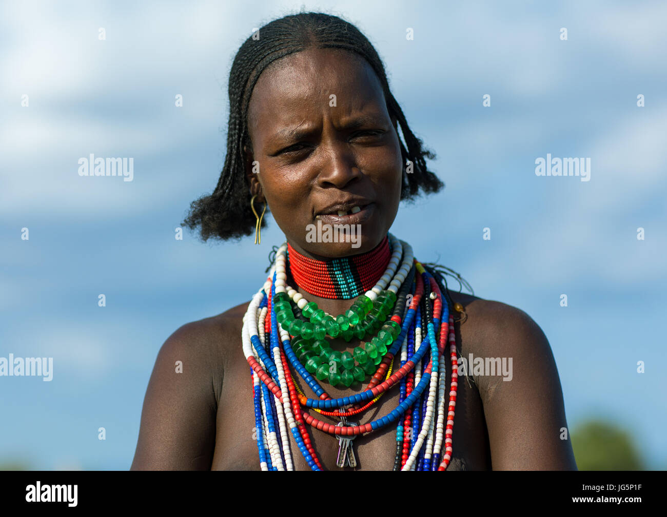 Women of the erbore tribe with necklaces hi-res stock photography and ...