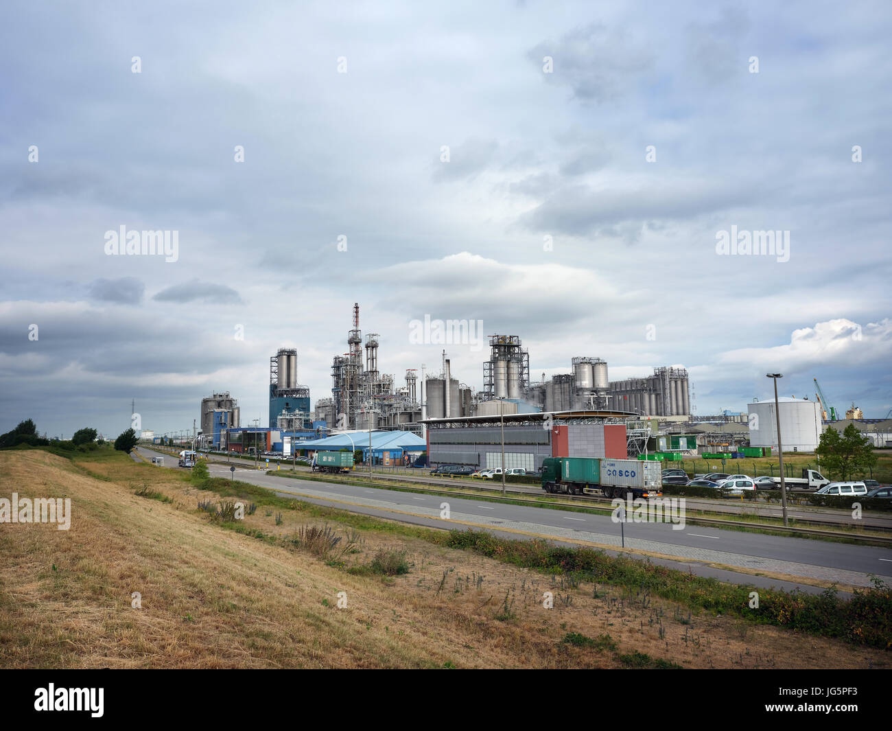 Total refinery hi-res stock photography and images - Alamy
