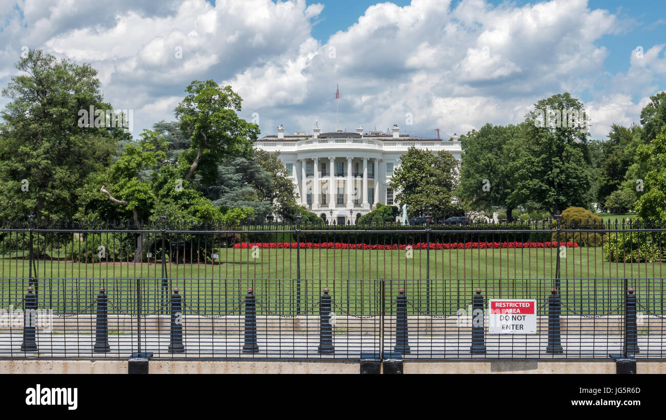 View of White House Behind Iron Fence Stock Photo - Alamy