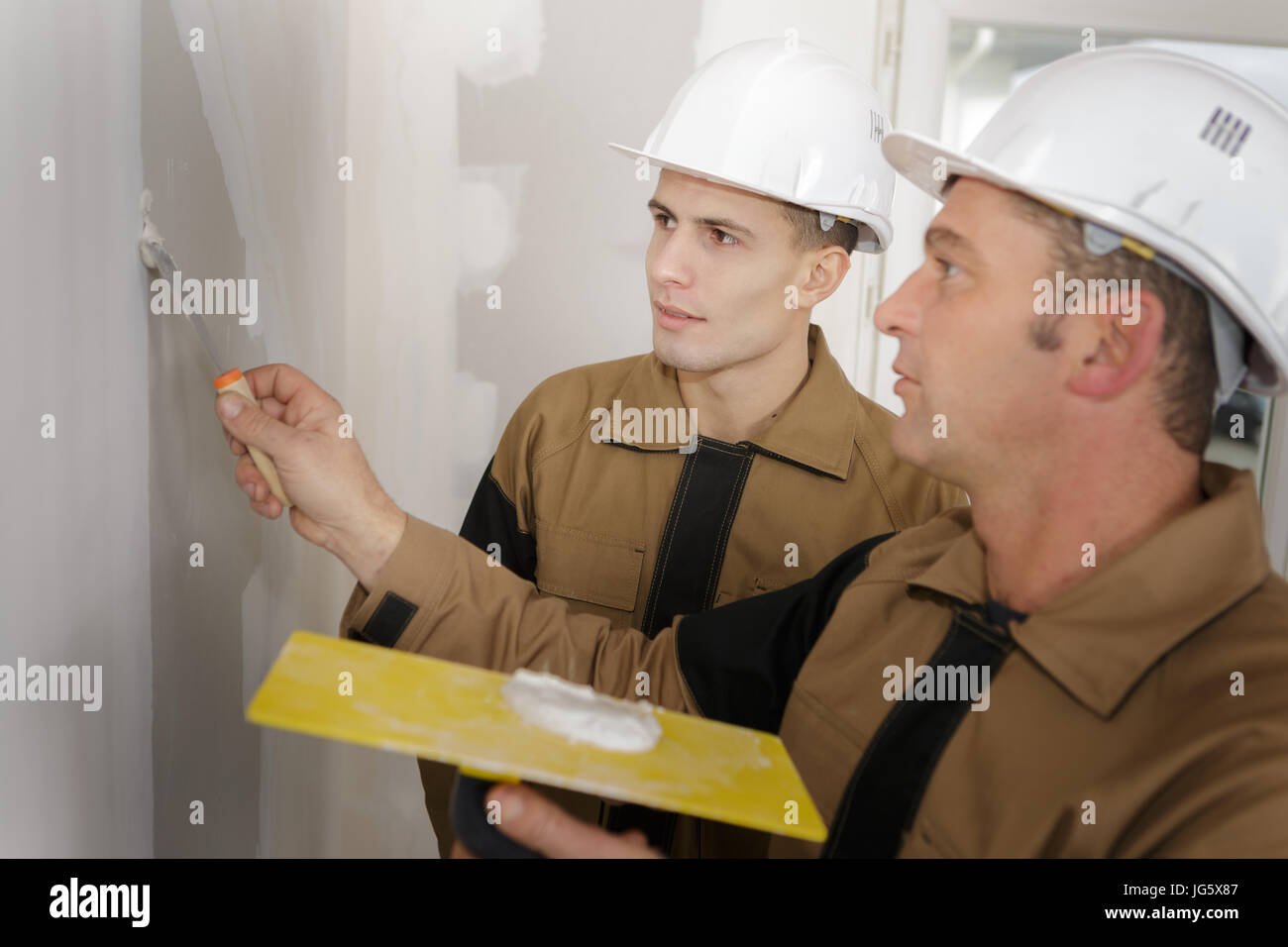Working plaster hand master hi-res stock photography and images - Alamy