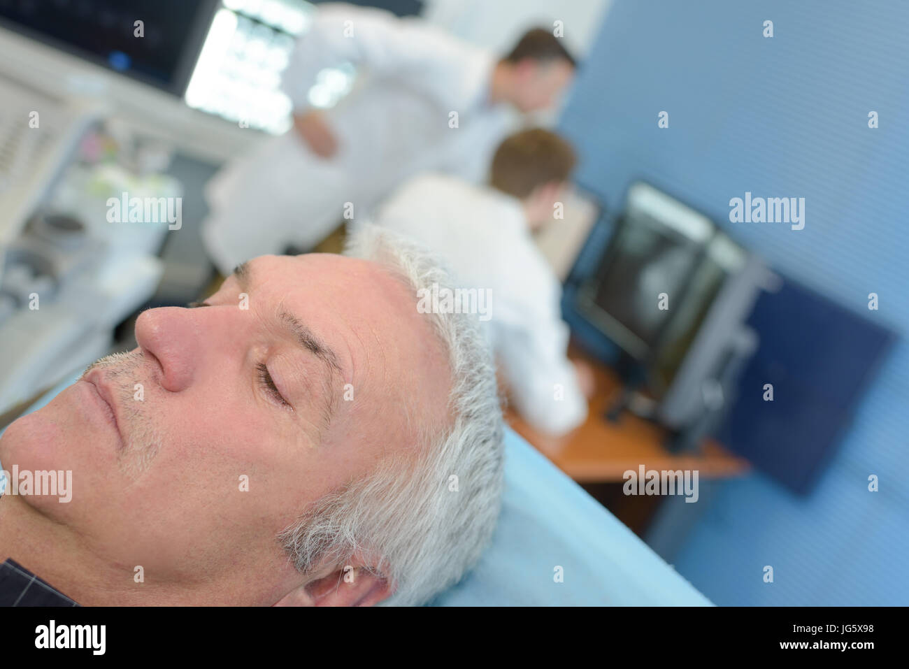 Anesthetized hi-res stock photography and images - Alamy