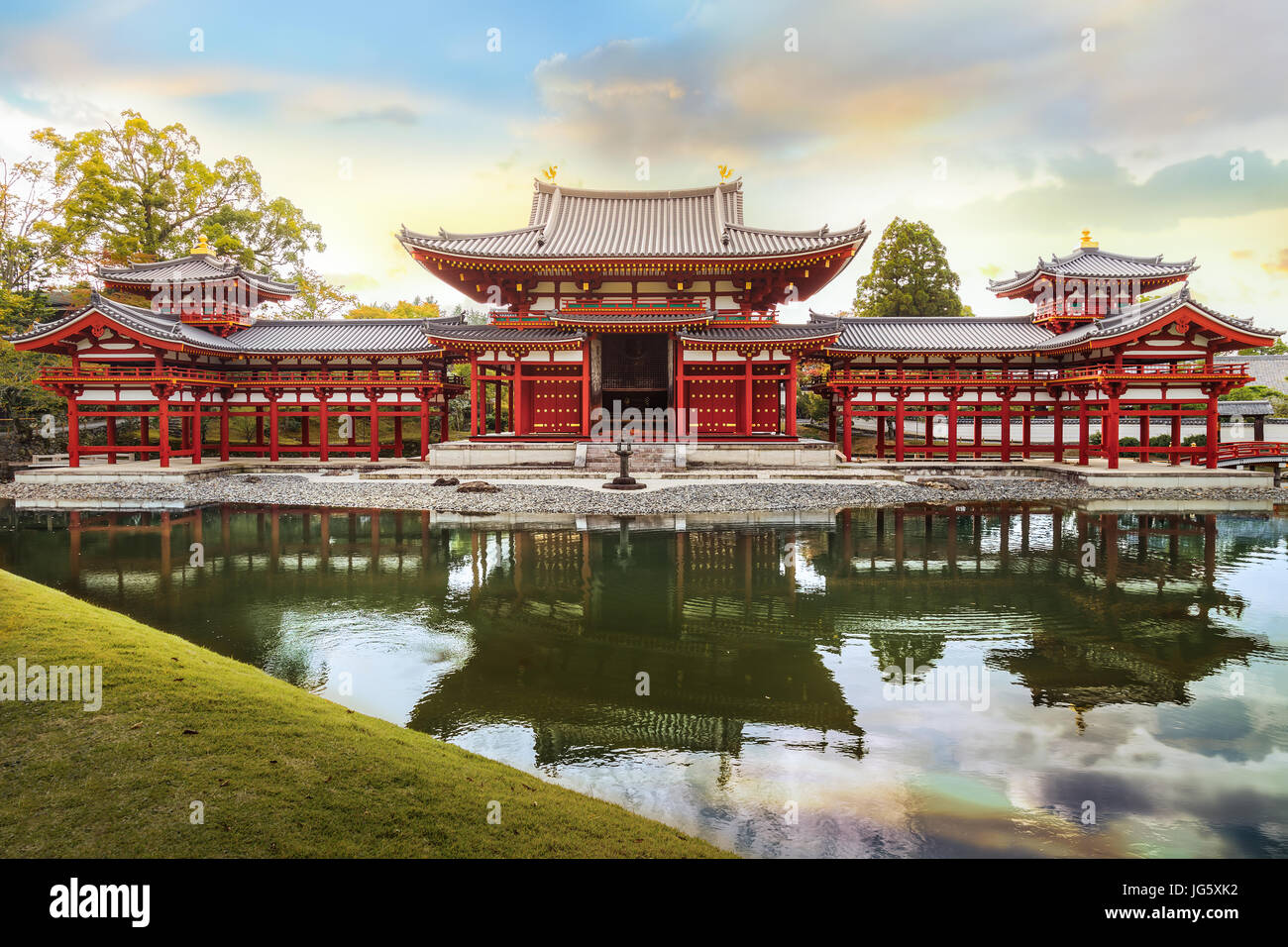 The Phoenix Hall (Hoo Do) at Byodo-in Temple in Kyoto, Japan Stock ...