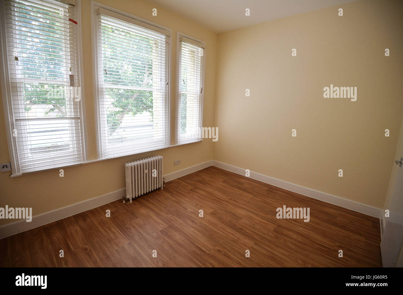 Council flat london hi-res stock photography and images - Alamy