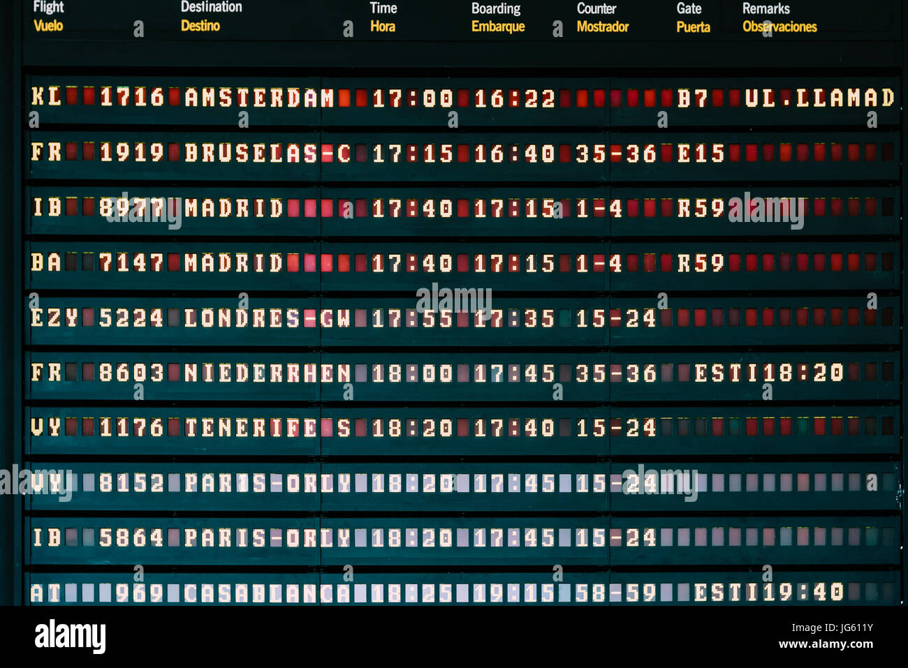 Flight departure board hi-res stock photography and images - Alamy
