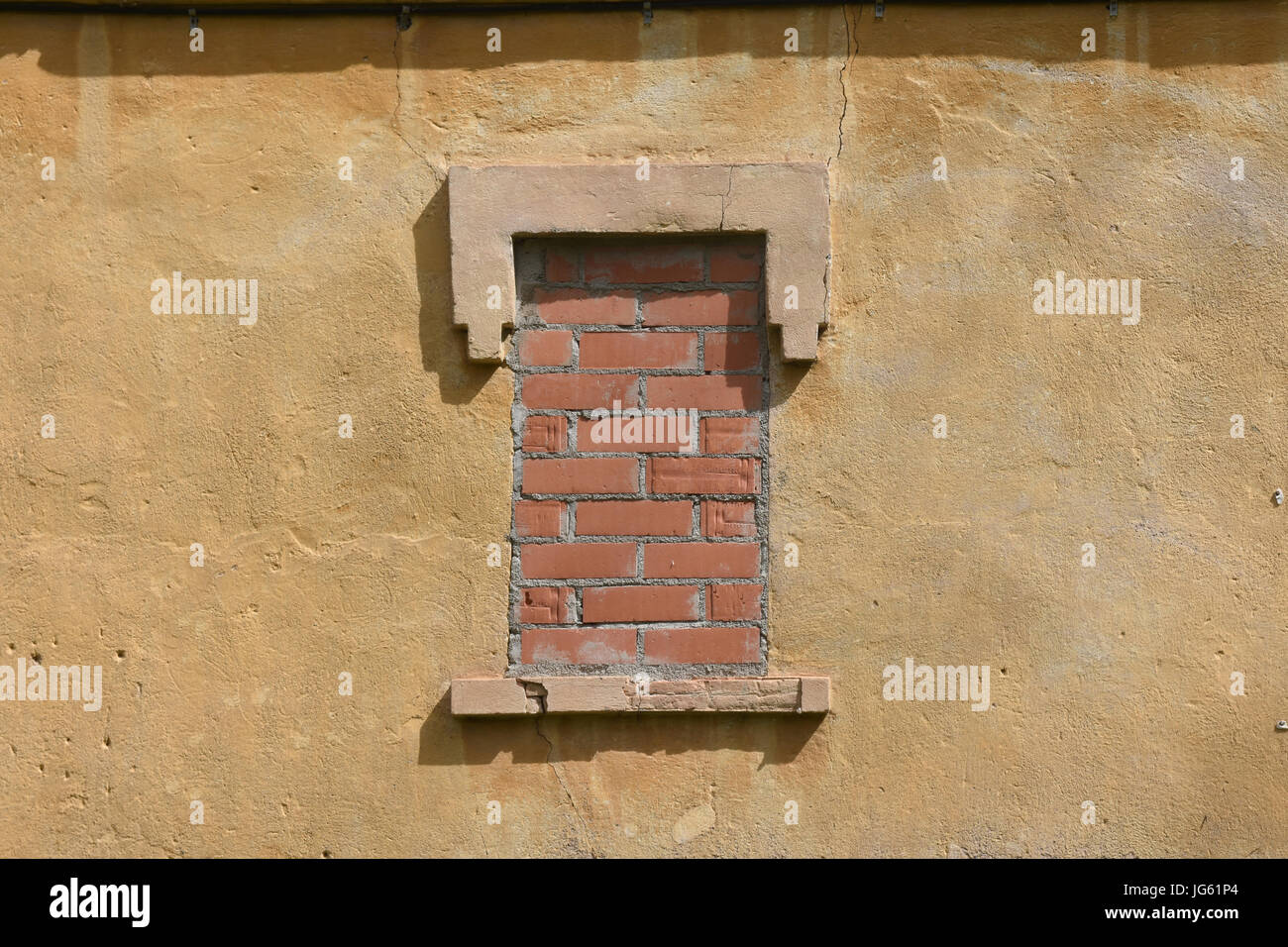 bricked up window Stock Photo - Alamy