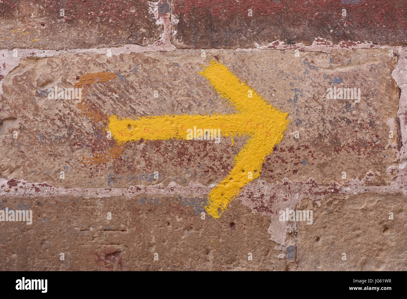 Yellow arrows road marking hi-res stock photography and images - Alamy
